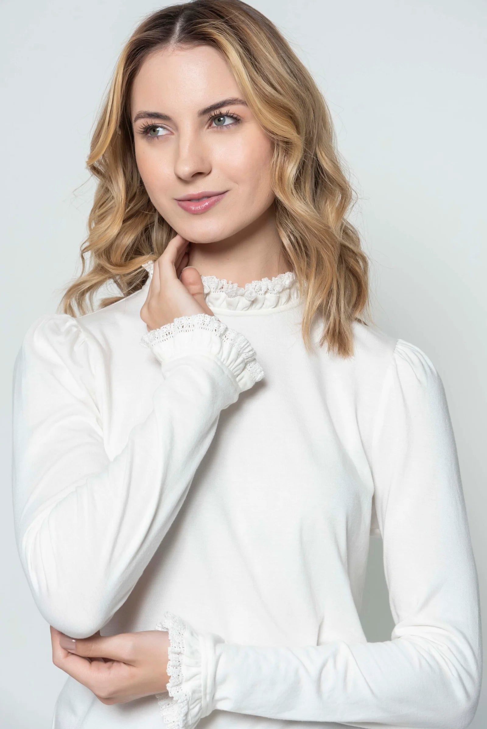 PHOEBE White Top